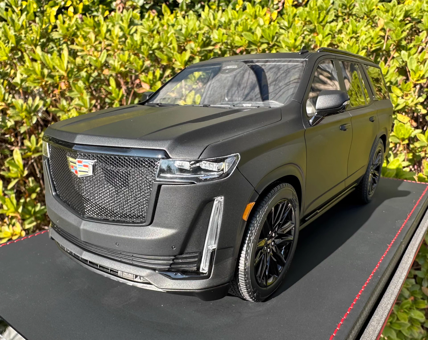 BBA Model 1/18 Cadillac Escalade Luxury Edition Matte Black | Resin ...